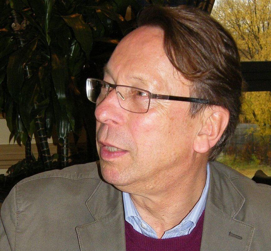 1024px-Benneter_klaus_uwe_berlin_politikerschachturnier_20101106_2