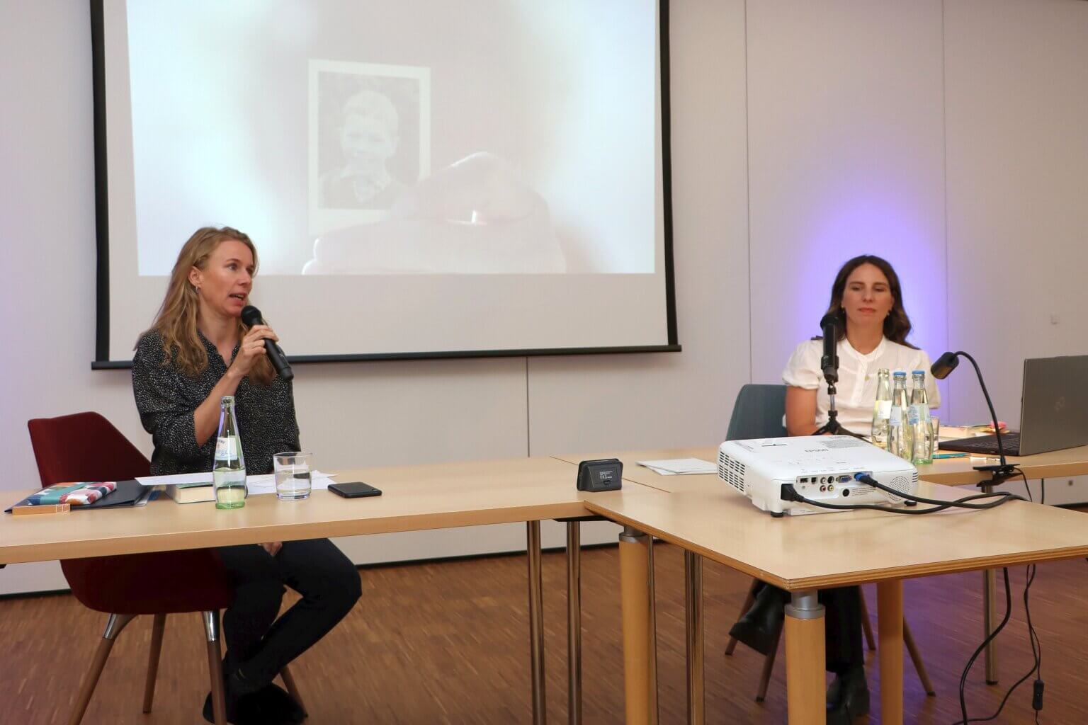 Lesung_Lena_Gilhaus_Recklinghausen_2024-05-15_005-b